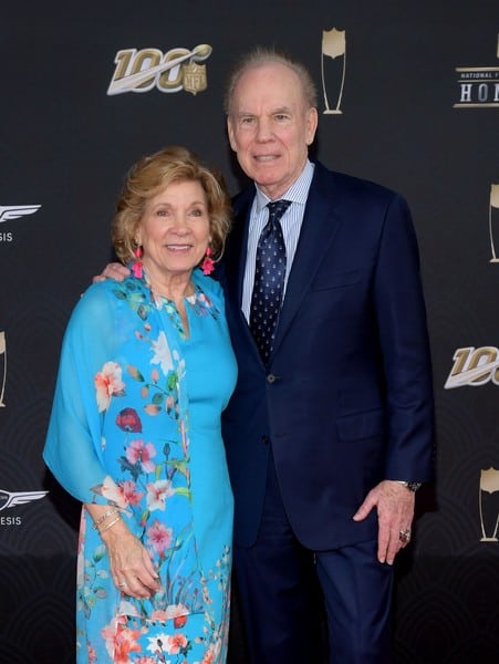 Roger Staubach with wife - Players Bio