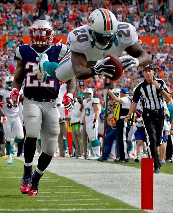 Reshad Jones Bio: Early Life, NFL, College, Girlfriend & Net Worth ...