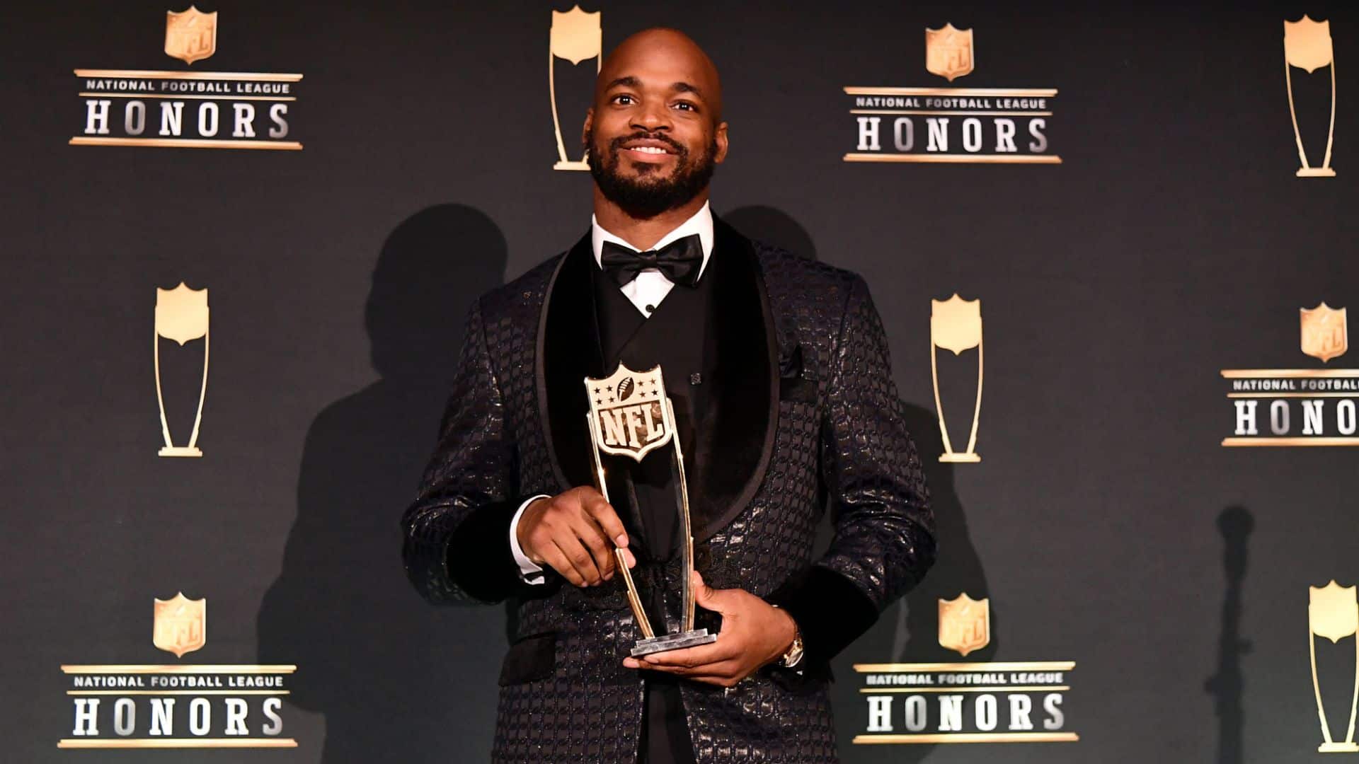 Adrian Peterson Bio: Early Life, Career & Net Worth - Players Bio