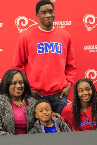 shake-milton-with-his-mother - Players Bio