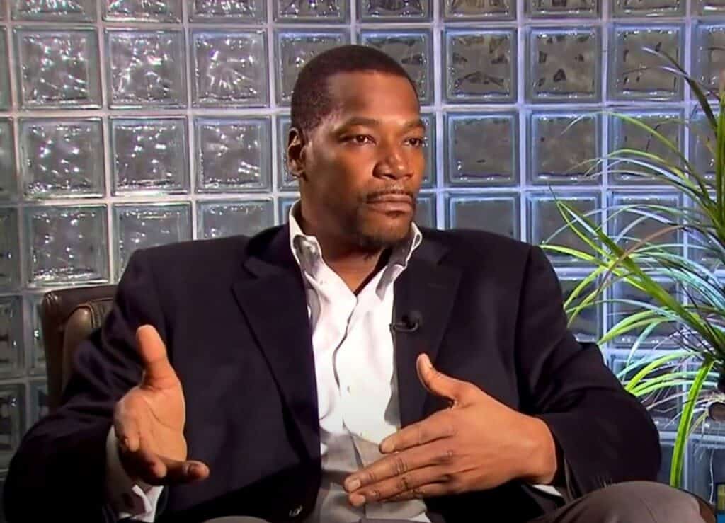 Clifford Robinson - Players Bio