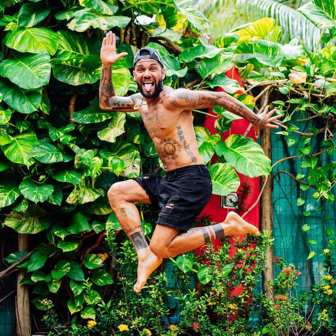 Dani Alves: Early Life, Family, Soccer Career, Wife & Net Worth ...