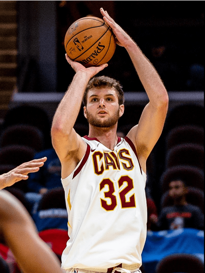 Dean Wade Bio [2022 Update]: Wife, Net Worth & Contract - Players Bio