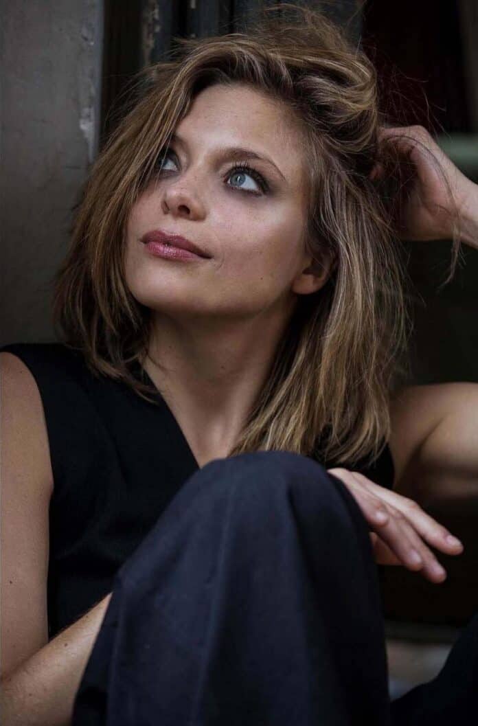 Everything you need to know of French actress Lizzie Brochere - Players Bio