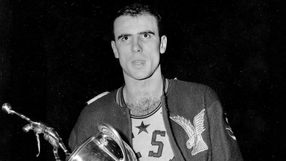 Bob Pettit Bio [2022 Update]: Stats, Jersey & Net Worth - Players Bio