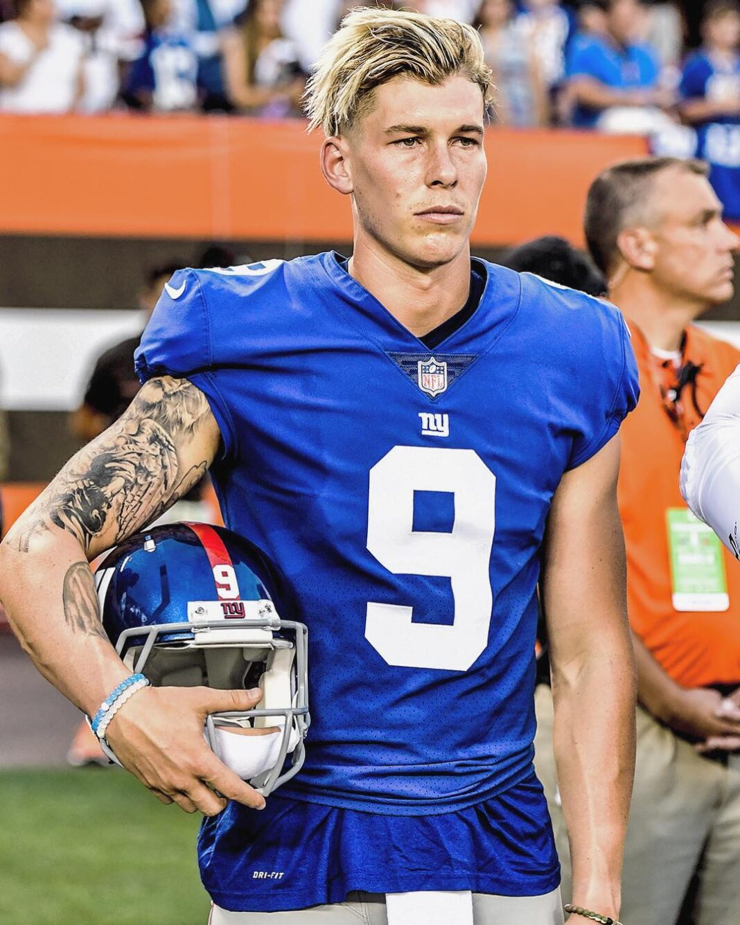 Brad Wing Bio: Tattoo, Stats, Wife, Son & Net Worth - Players Bio