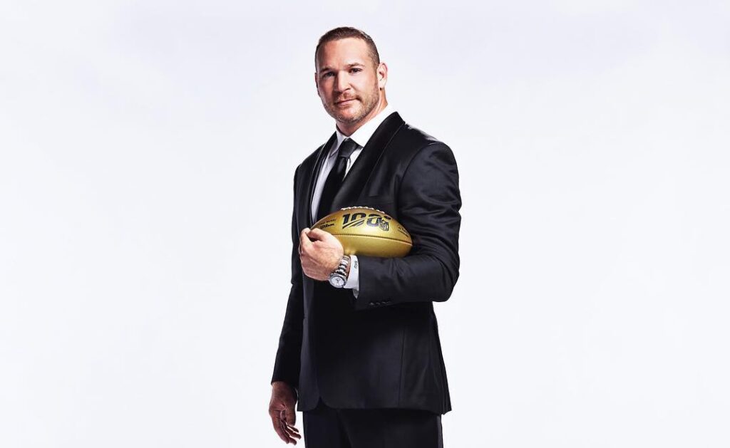 Brian Urlacher Bio: Stats, Wife, Jersey & Net Worth - Players Bio