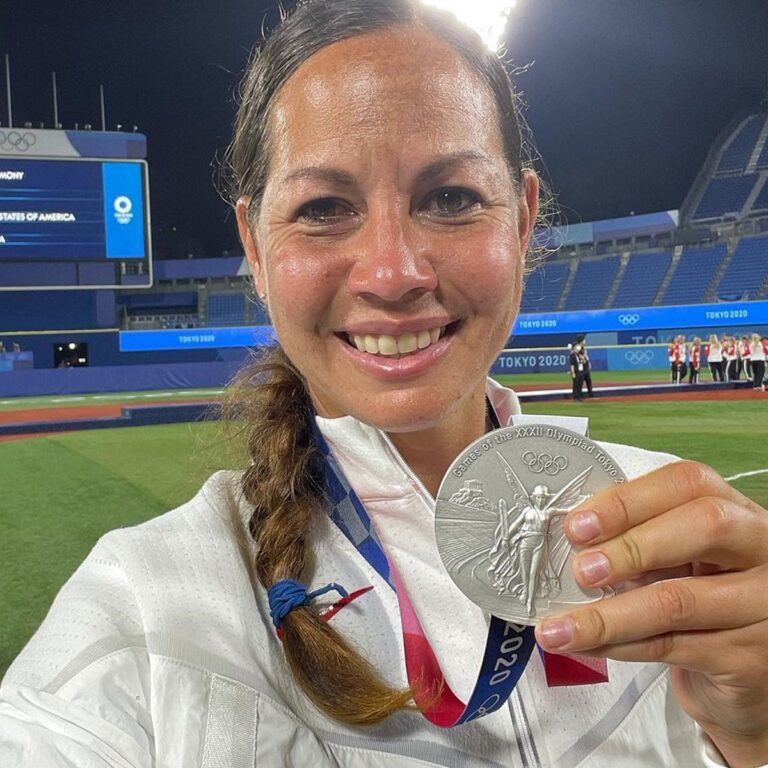 Cat Osterman Bio: Career, Net Worth, Husband & Olympics - Players Bio