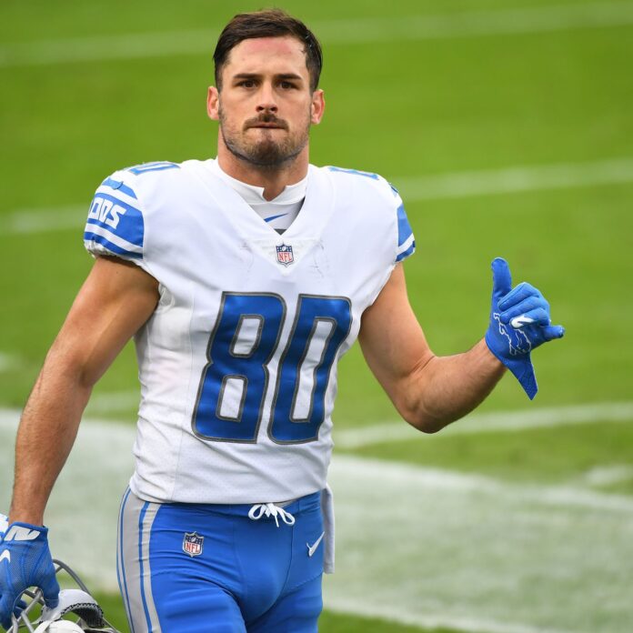 12 Best Looking NFL Players - Players Bio