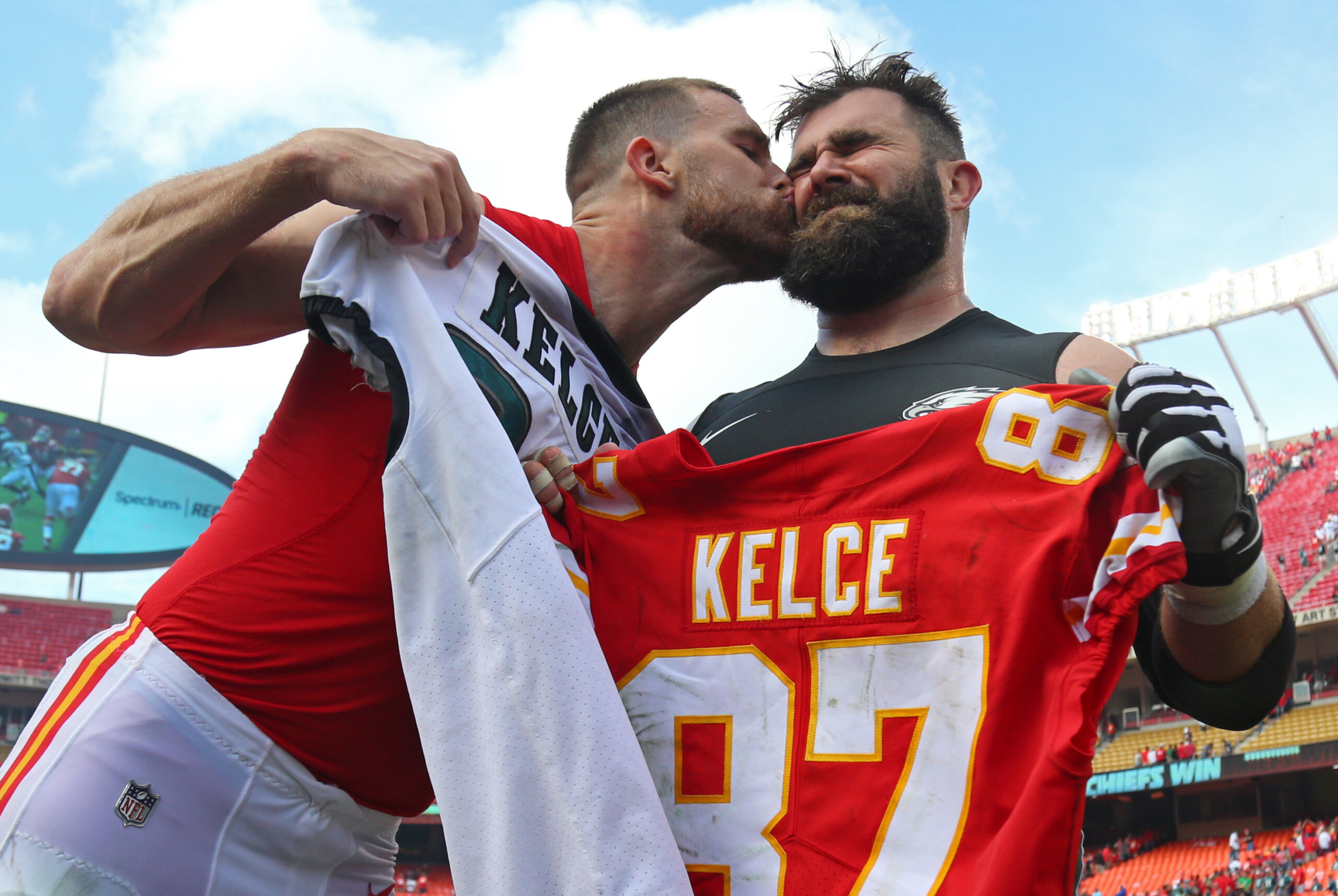 Travis Kelce Brother, Jason Kelce: NFL, Stats, Super Bowl & Jersey ... Travis Kelce Brother, Jason Kelce: NFL, Stats, Super Bowl & Jersey ...