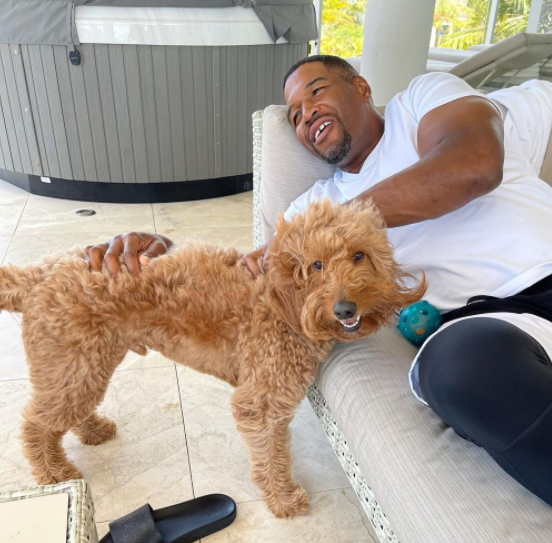 Strahan-and-his-dog-Enzo - Players Bio