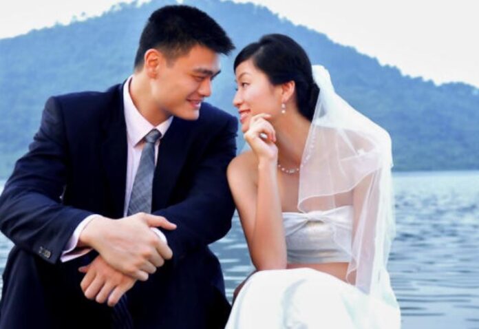 Who is Ye Li? - Beautiful Wife of NBA Legend Yao Ming - Players Bio