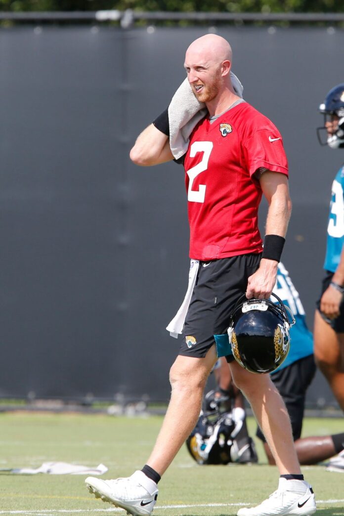 10 Tallest NFL Quarterback In History - Players Bio