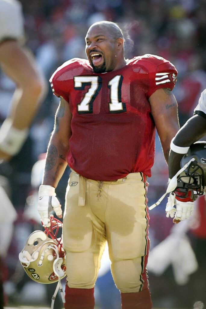 12 Best NFL Linemen Of All Time - Players Bio