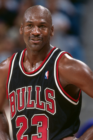 Who Has The Biggest Hands In NBA History? - Players Bio