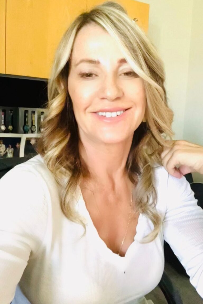 Nadia Comaneci Bio: Early Life, Gymnast, Son & Net Worth - Players Bio