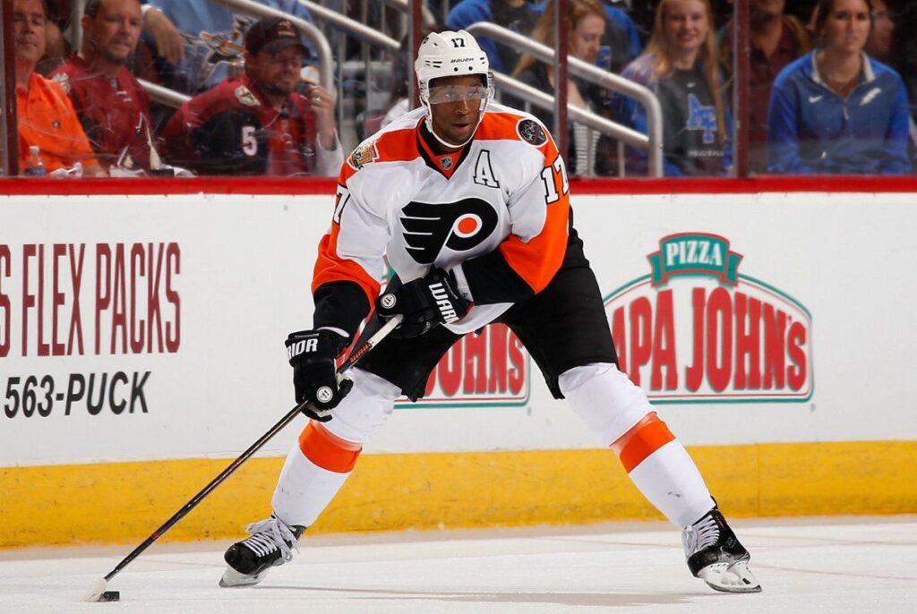 Wayne Simmonds: Family, Hockey, Injury, Wife & Contract - Players Bio