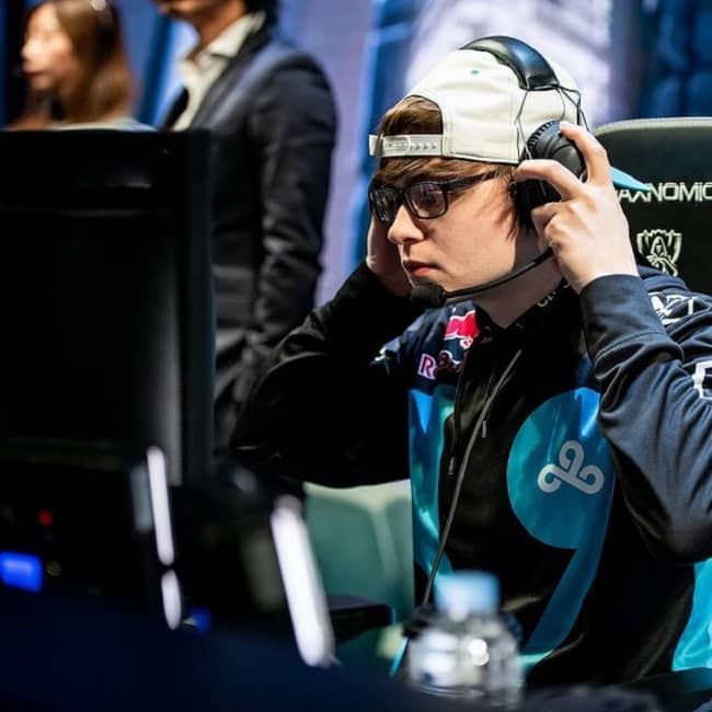 C9 Sneaky during gameplay - Players Bio