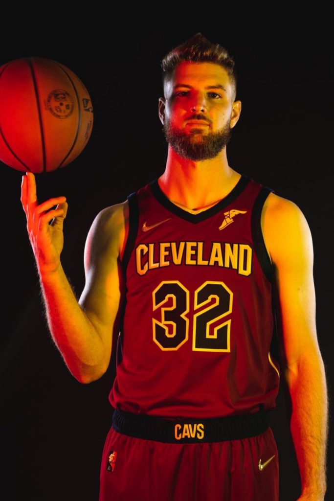 Dean Wade Bio: Wife, Stats, Net Worth & Contract - Players Bio