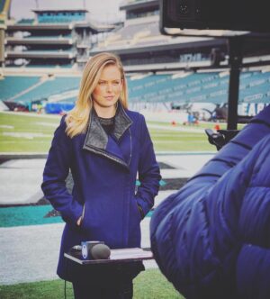 Jamie Erdahl Bio: Early Life, Husband & Salary - Players Bio
