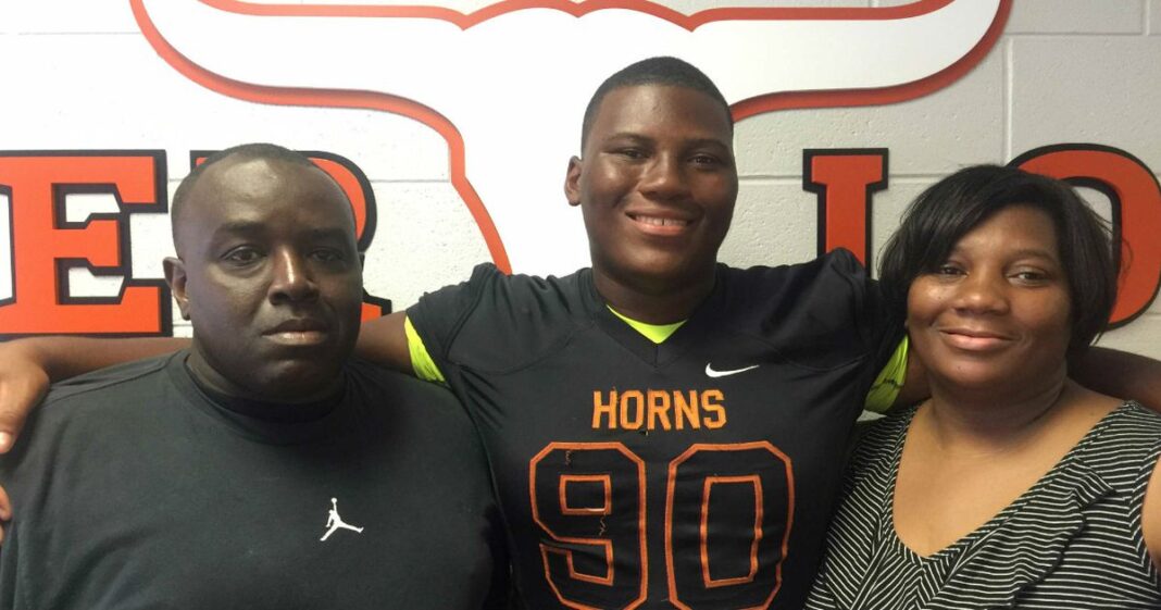 Derrick Brown Bio | NFL, Family & Net Worth - Players Bio