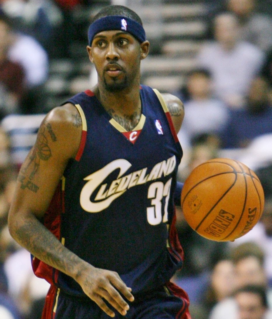 NBA player Larry Hughes - Players Bio
