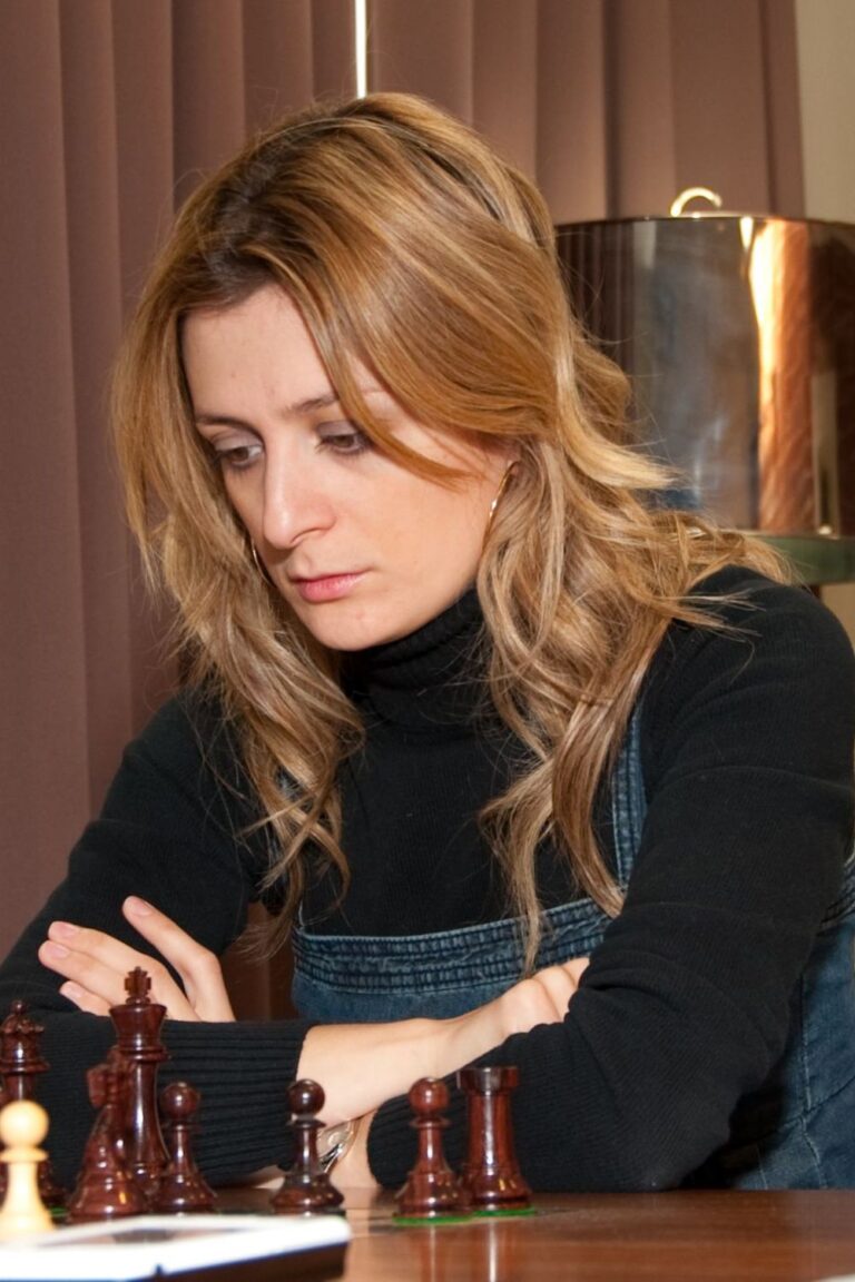 19 Hot Chess Players - Players Bio