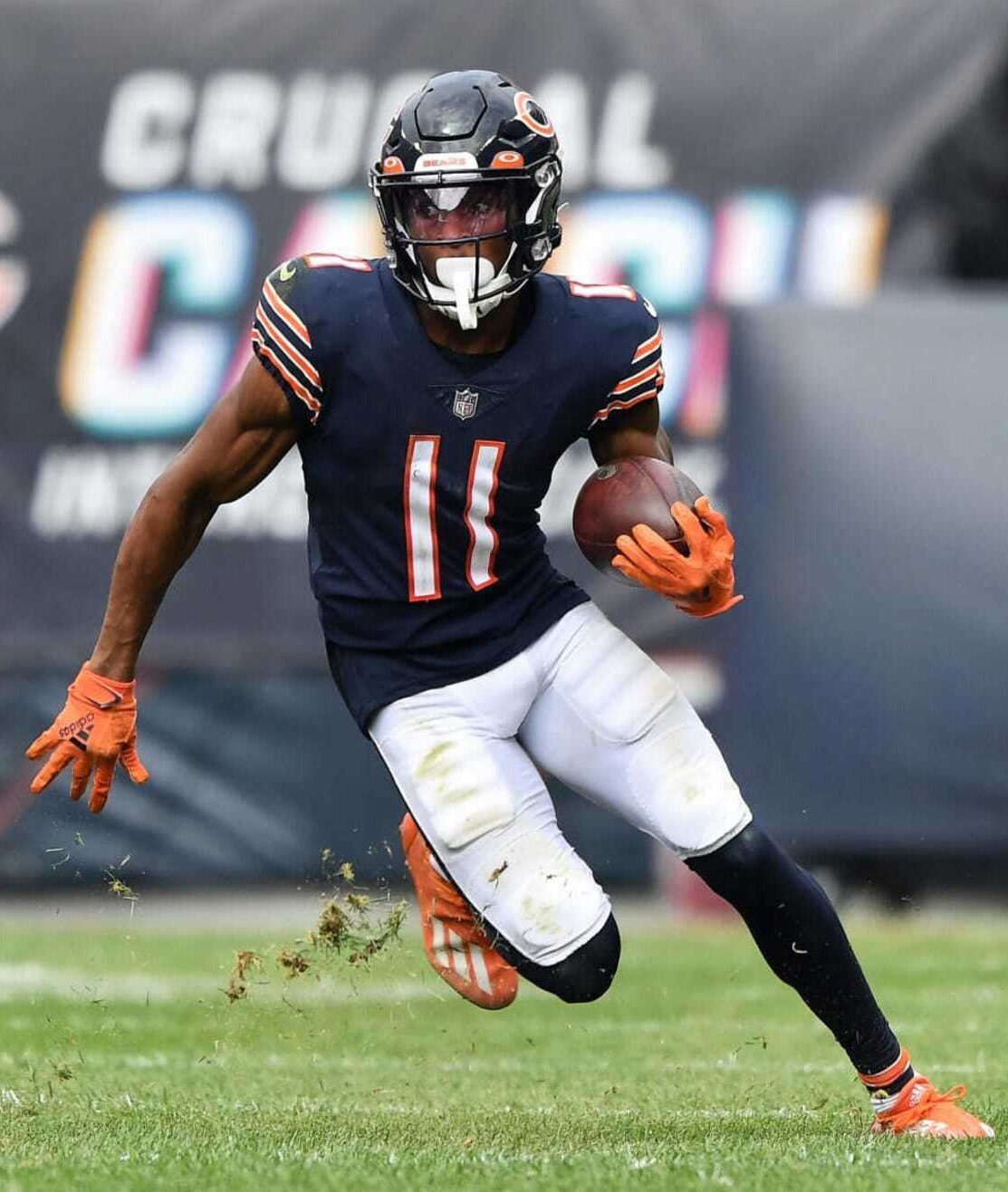 Darnell-Mooney-playing-for-the-Chicago-Bears (Source: Da Windy City ...