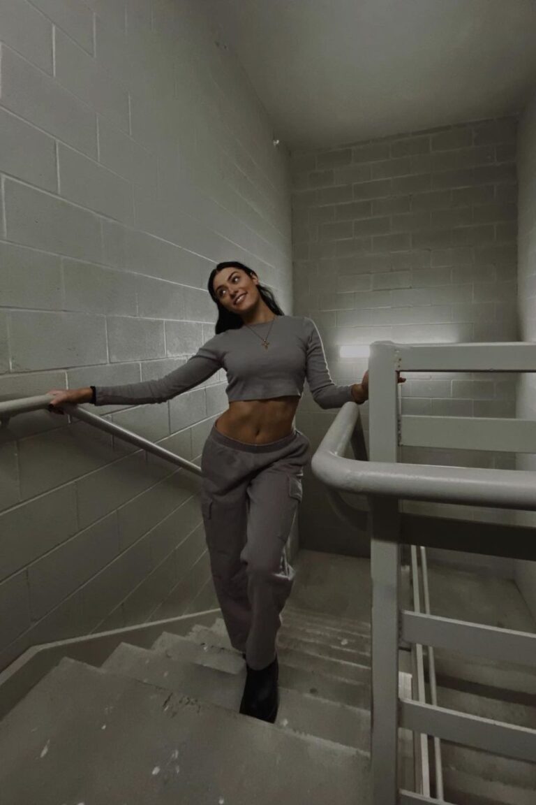 Cole Kmet Sister: Know About Frankie Kmet & Her Boyfriend! - Players Bio