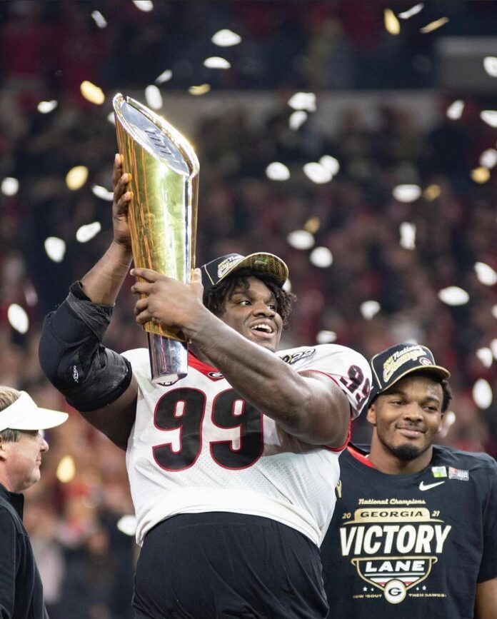 Jordan Davis: Family & Career Highlights - Players Bio