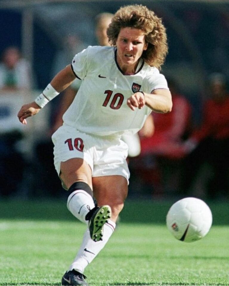 19 Greatest Female Soccer Players of All Time - Players Bio