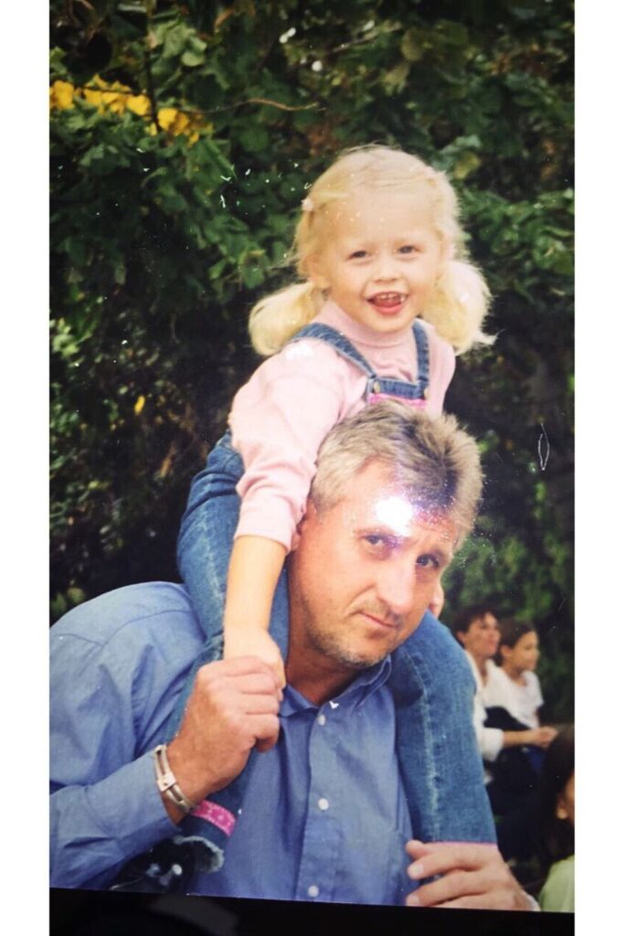 Fanny Stollar: Boyfriend, Endorsements & Career - Players Bio