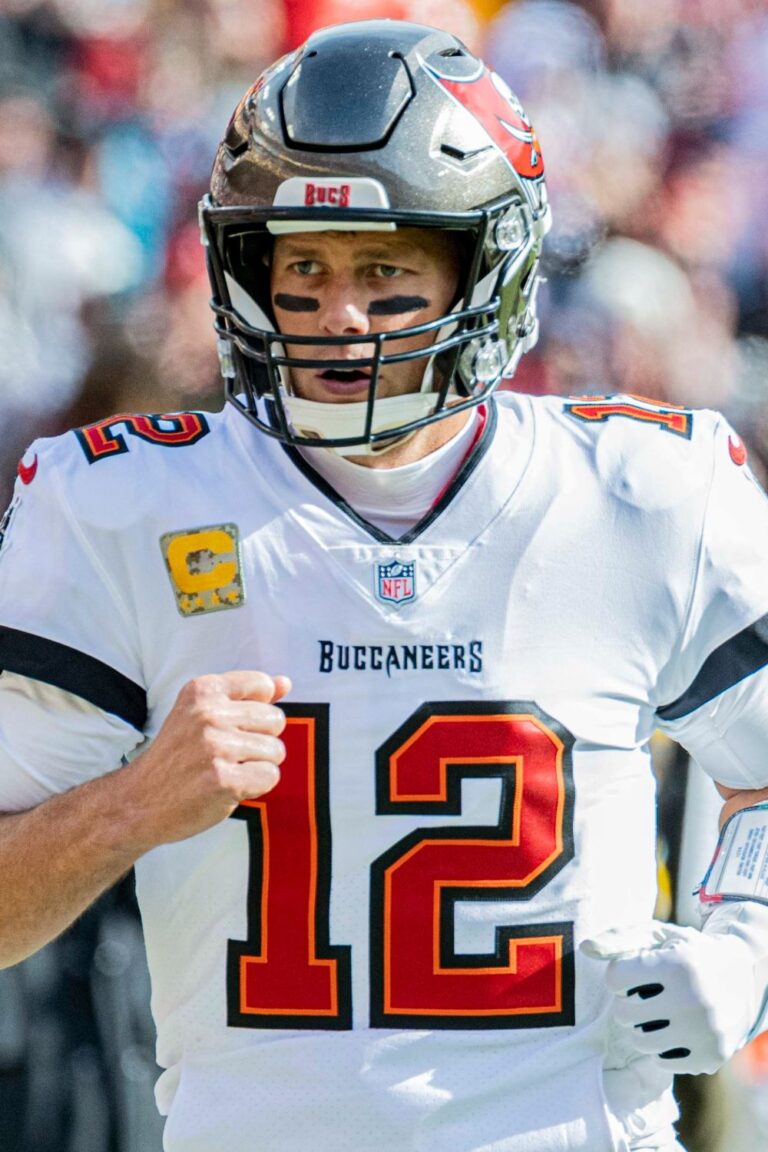 17 Starting Quarterbacks in the NFL 2022 - Players Bio