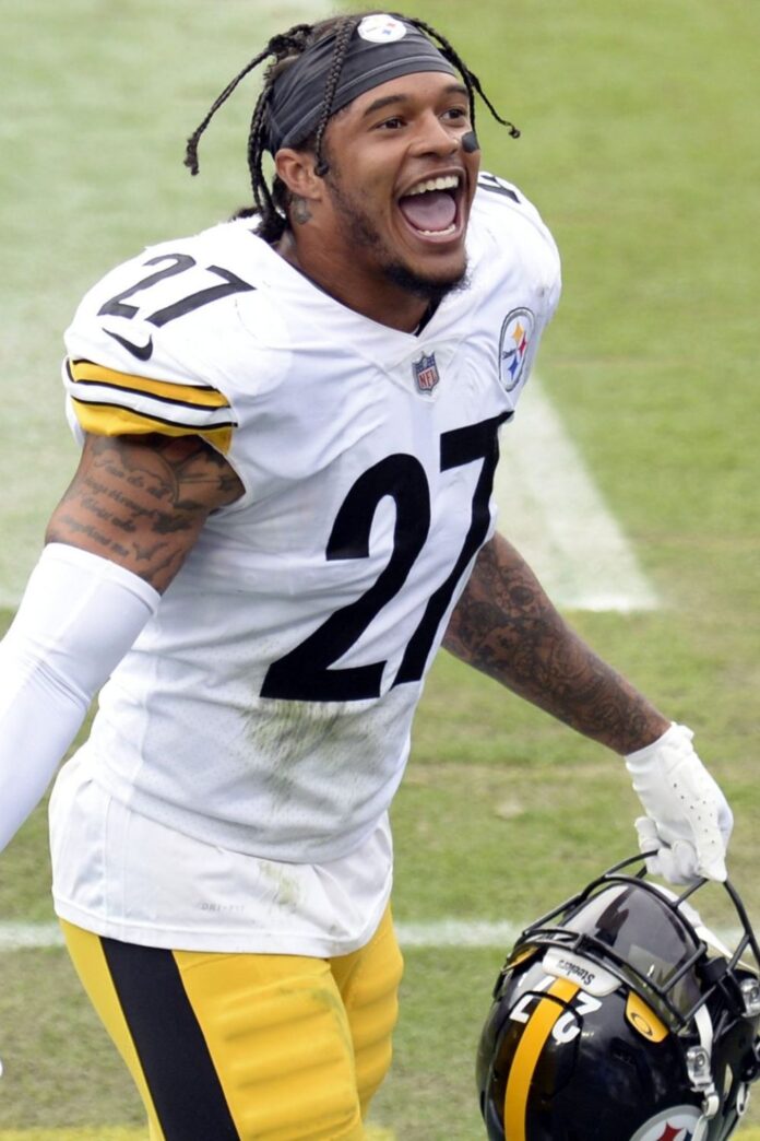 12 Best Running Backs Of All Time - Players Bio