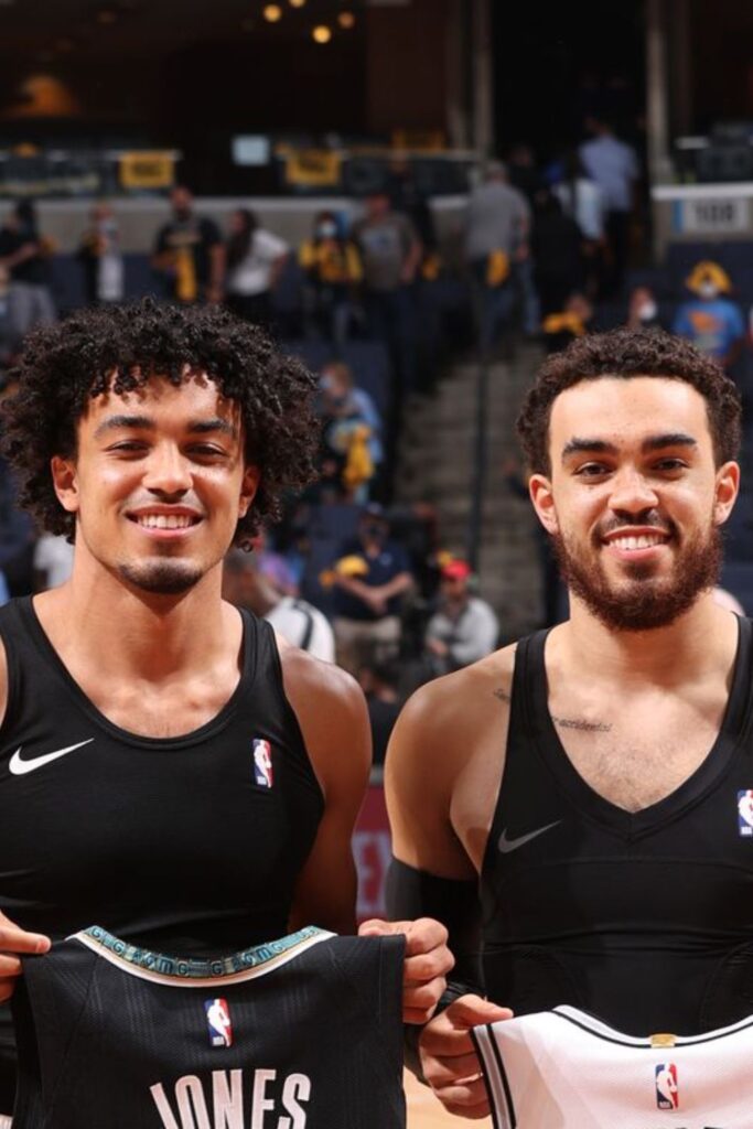 Does Tyus Jones Have A Sister? Brother And Family - Players Bio