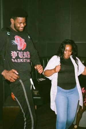 Deandre Ayton Sister Tiann And Serenity- Brother Andrew And Edward Jr ...