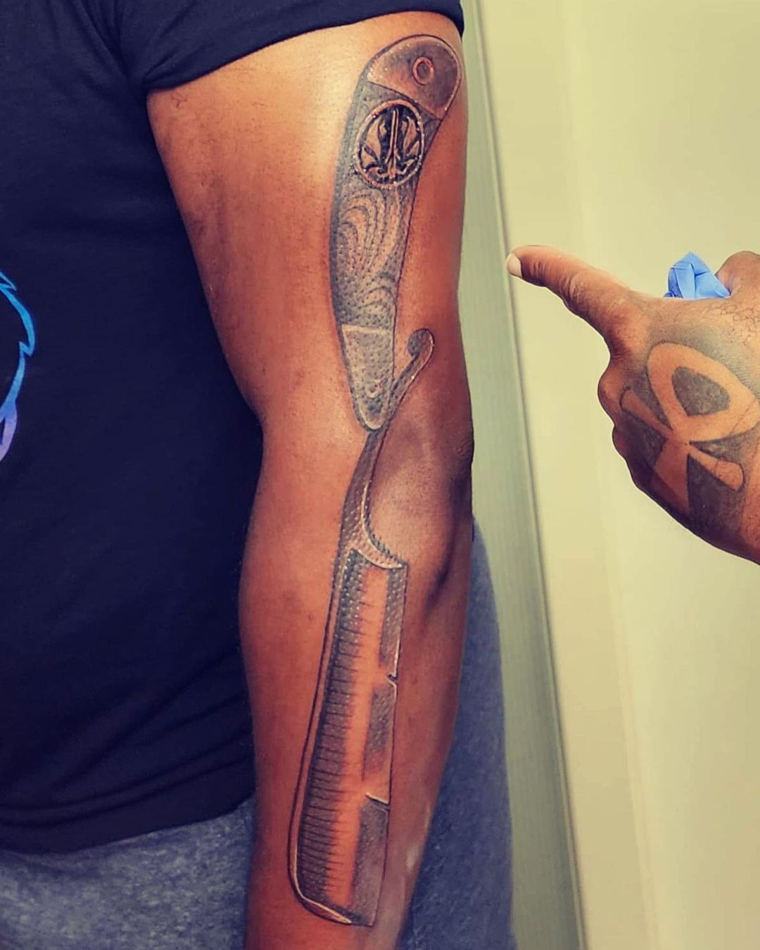 How Many Tattoo Does Curtis Blaydes Have? Their Meaning And Design ...