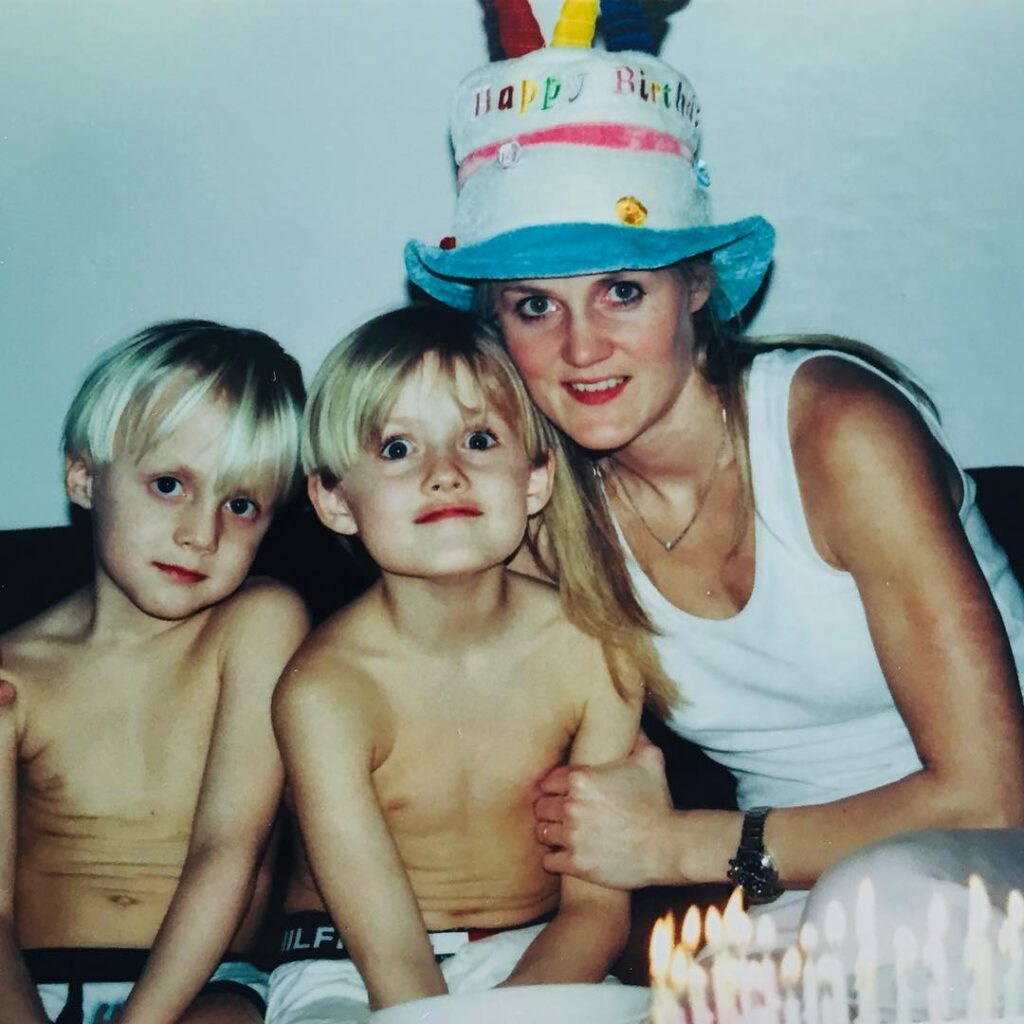 William Nylander Brother Alexander Nylander-Parents And Sister ...