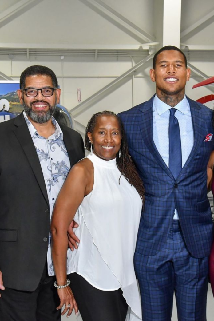 Who Are Dorian And Charlena Waller? Darren Waller Parents - Players Bio