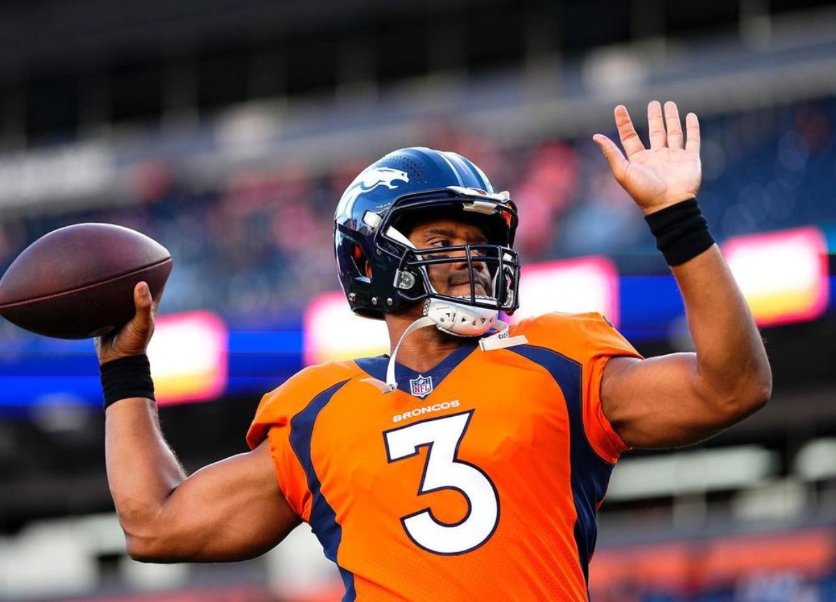 Russell Wilson Weight Loss Journey: Diet And Workout Plan - Players Bio