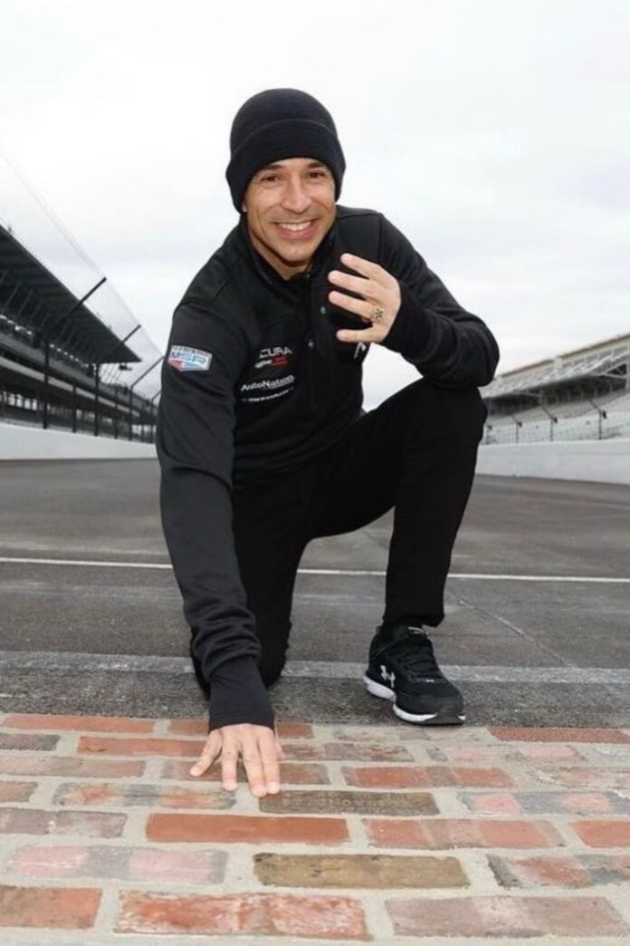 Helio Castroneves And Wife Adriana Henao Have A Daughter - Players Bio