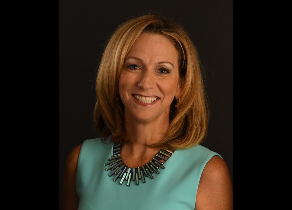 Beth Mowins Husband Alan Arrollado: Married Life And Kids - Players Bio