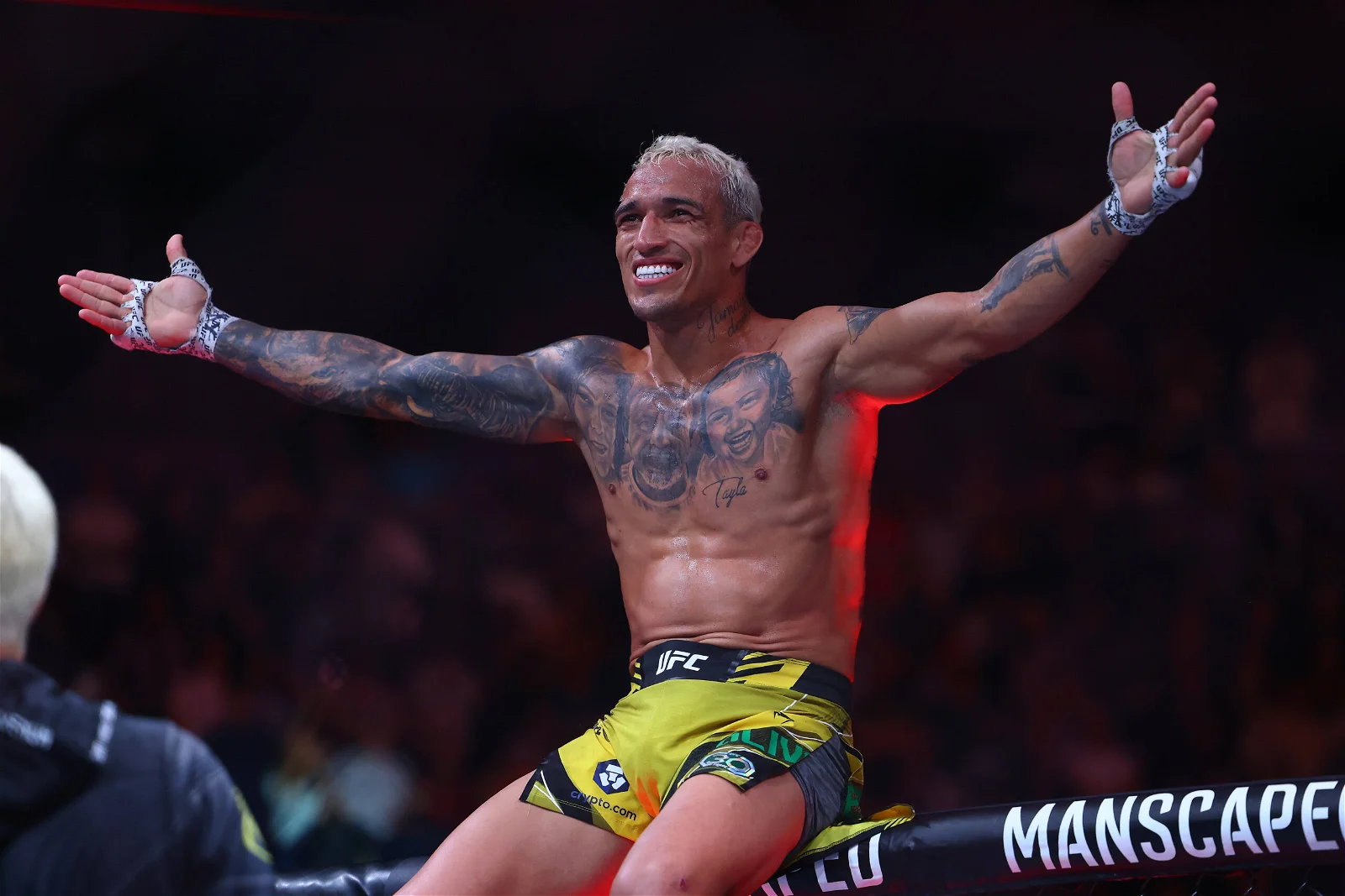 Charles Oliveira Bio: Net Worth, Nickname & Family - Players Bio