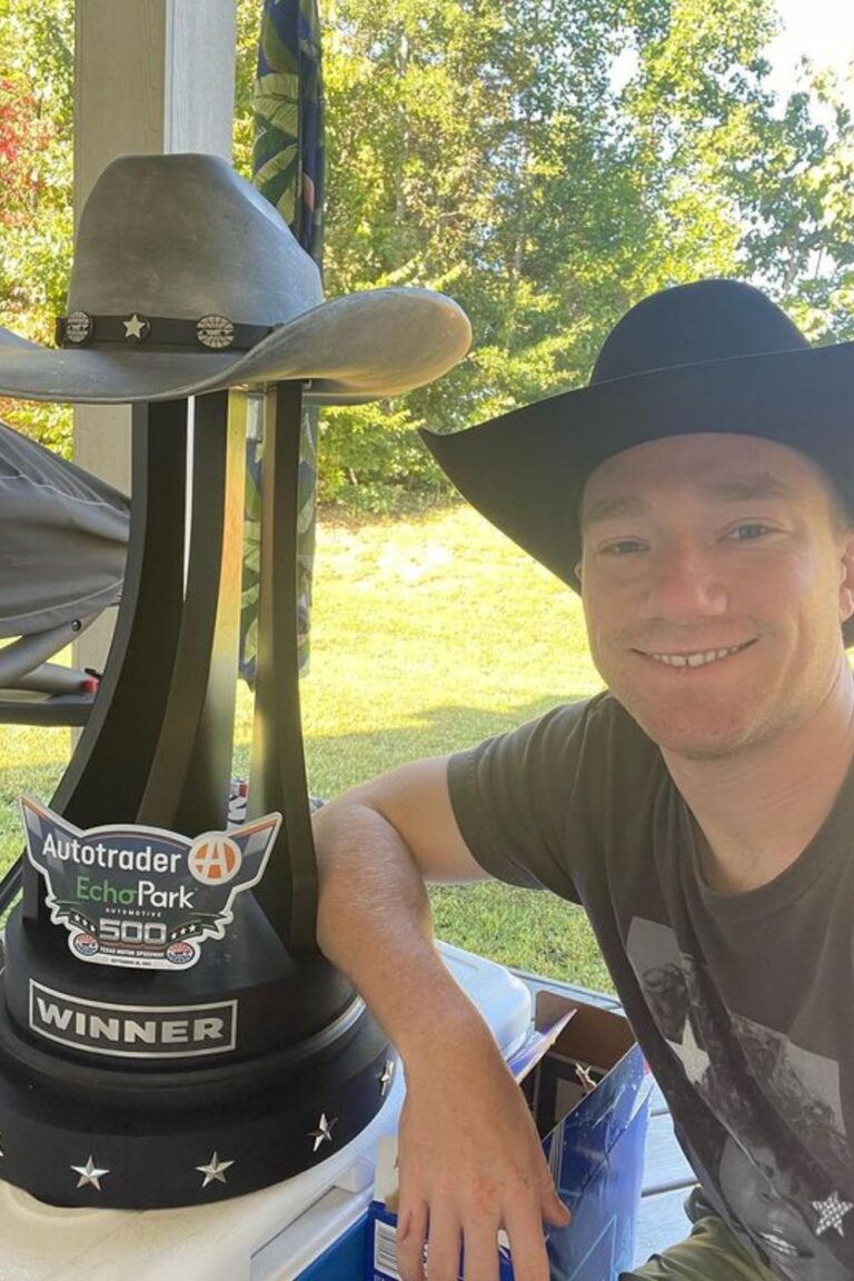 Tyler Reddick Parents Clarence And Geri Reddick Are His Inspiration ...