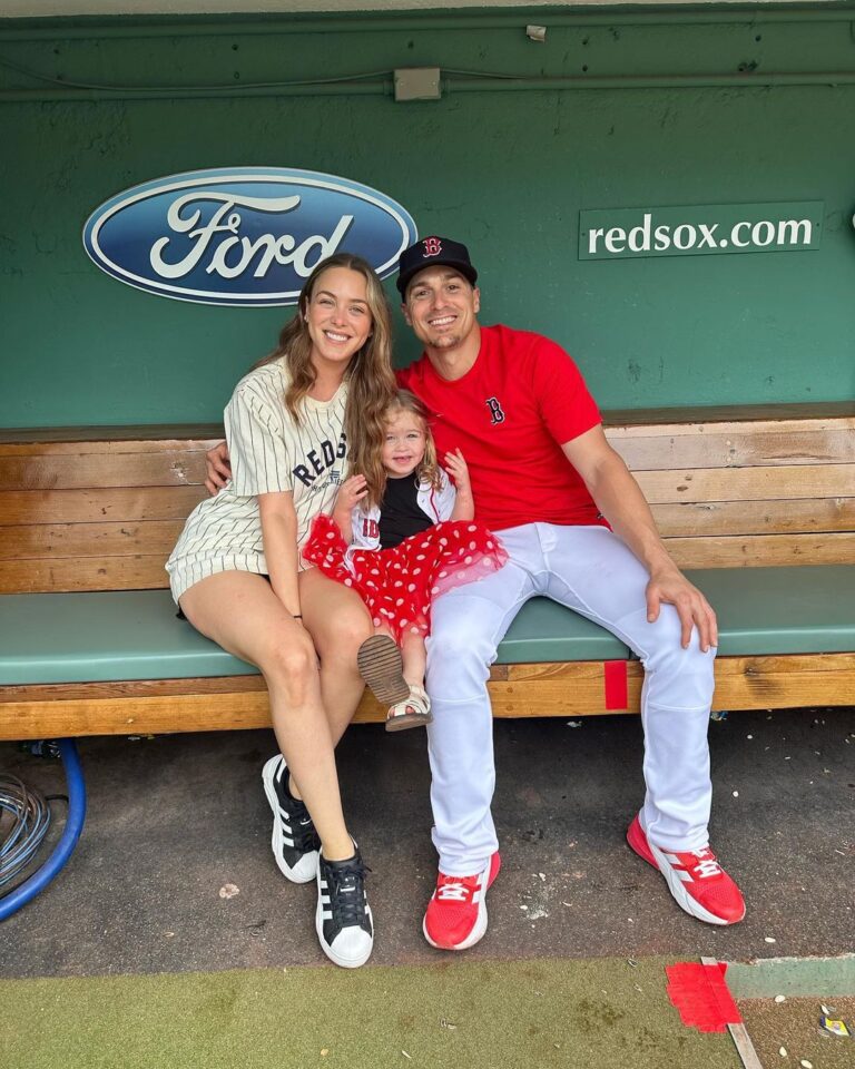 Kike Hernandez Wife Mariana P Vicente: Married Life And Kids - Players Bio