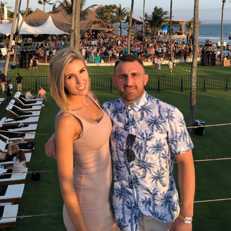 Alexander Volkanovski Wife Emma Is Expecting A Third Child - Players Bio