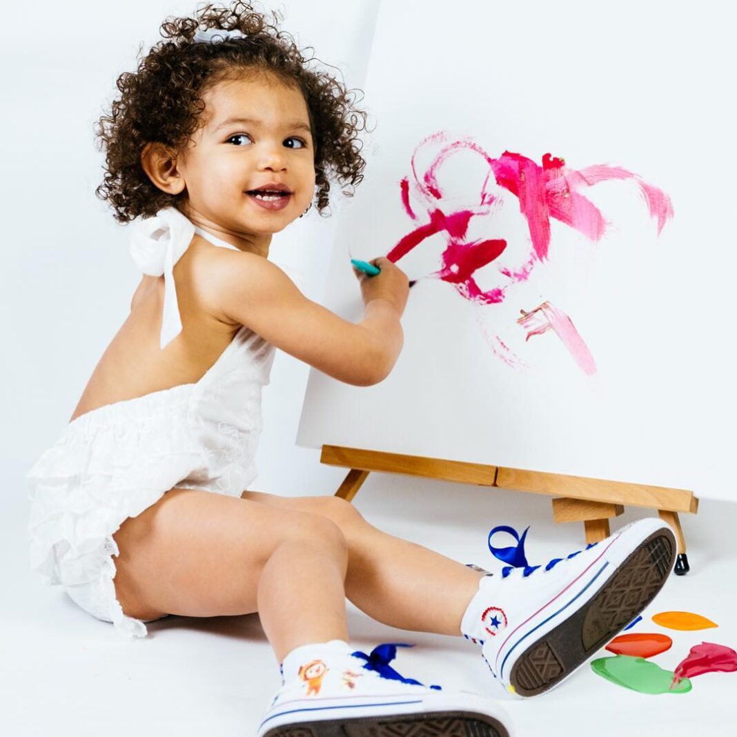 Olivia Nelson-Ododa Parents Sebastian And Heather: Brother And Family ...