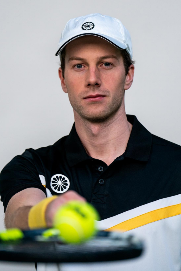 Botic van de Zandschulp Girlfriend Floor Isabel ‘t Hart - Players Bio