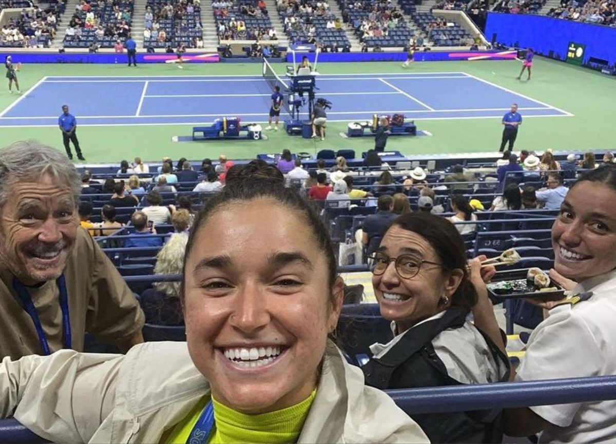 Caroline Dolehide Parents Brian Dolehide And Mary Catherine - Players Bio