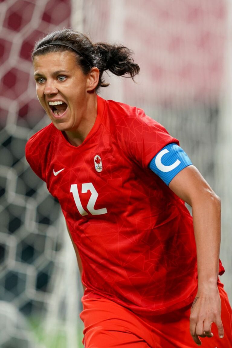 Christine Sinclair Boyfriend: Is She Dating Anyone? Parents & Family ...